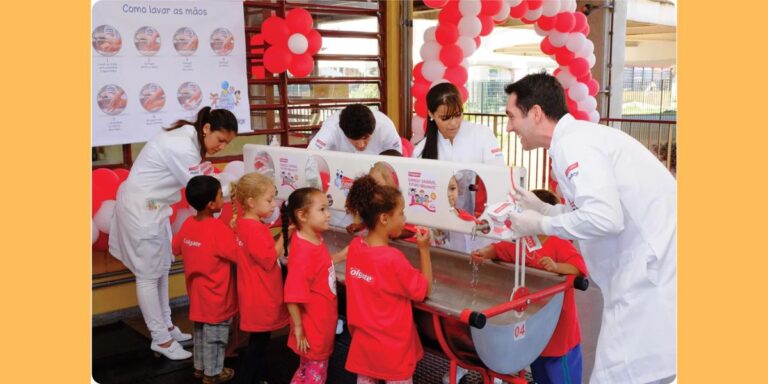 Colgate Advertisement- Strategies, Challenges & Key Lessons